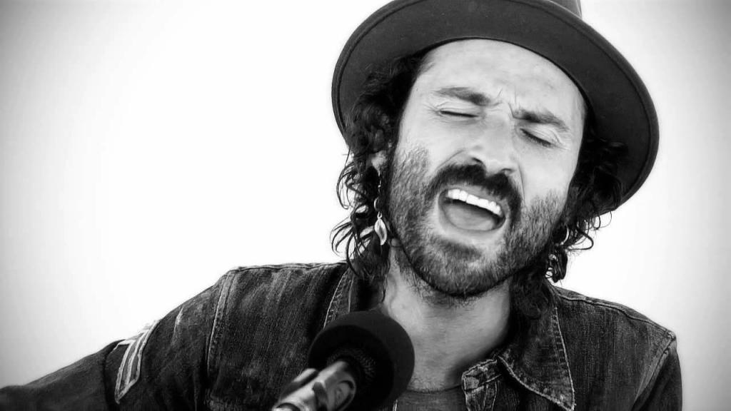 Las 9 mejores canciones de Leiva | The Idealist